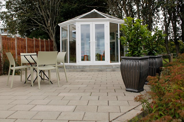 Hvordan laver jeg en terrasse? - Anlæg en stabil terrasse